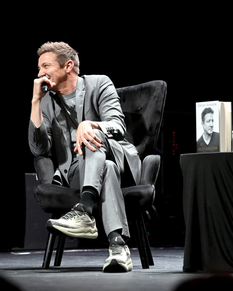 Jeremy renner official website How do I meet Jeremy renner